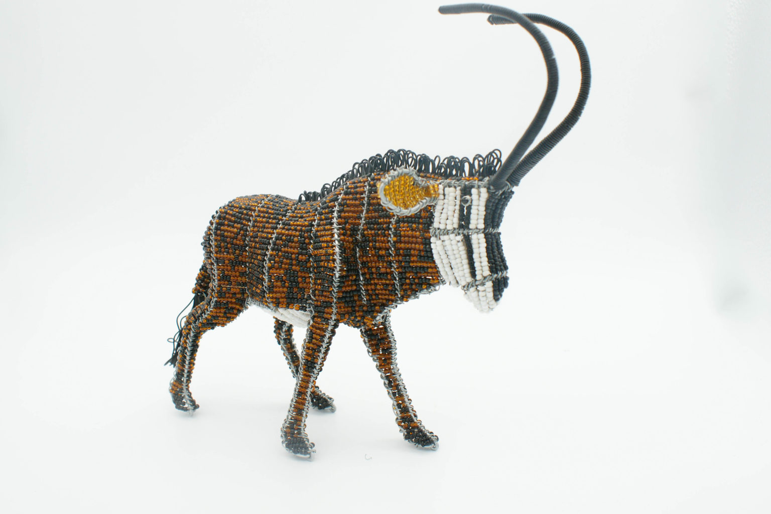 Animals Wild: Sable Antelope Beaded Wire Sculpture - Woza Moya